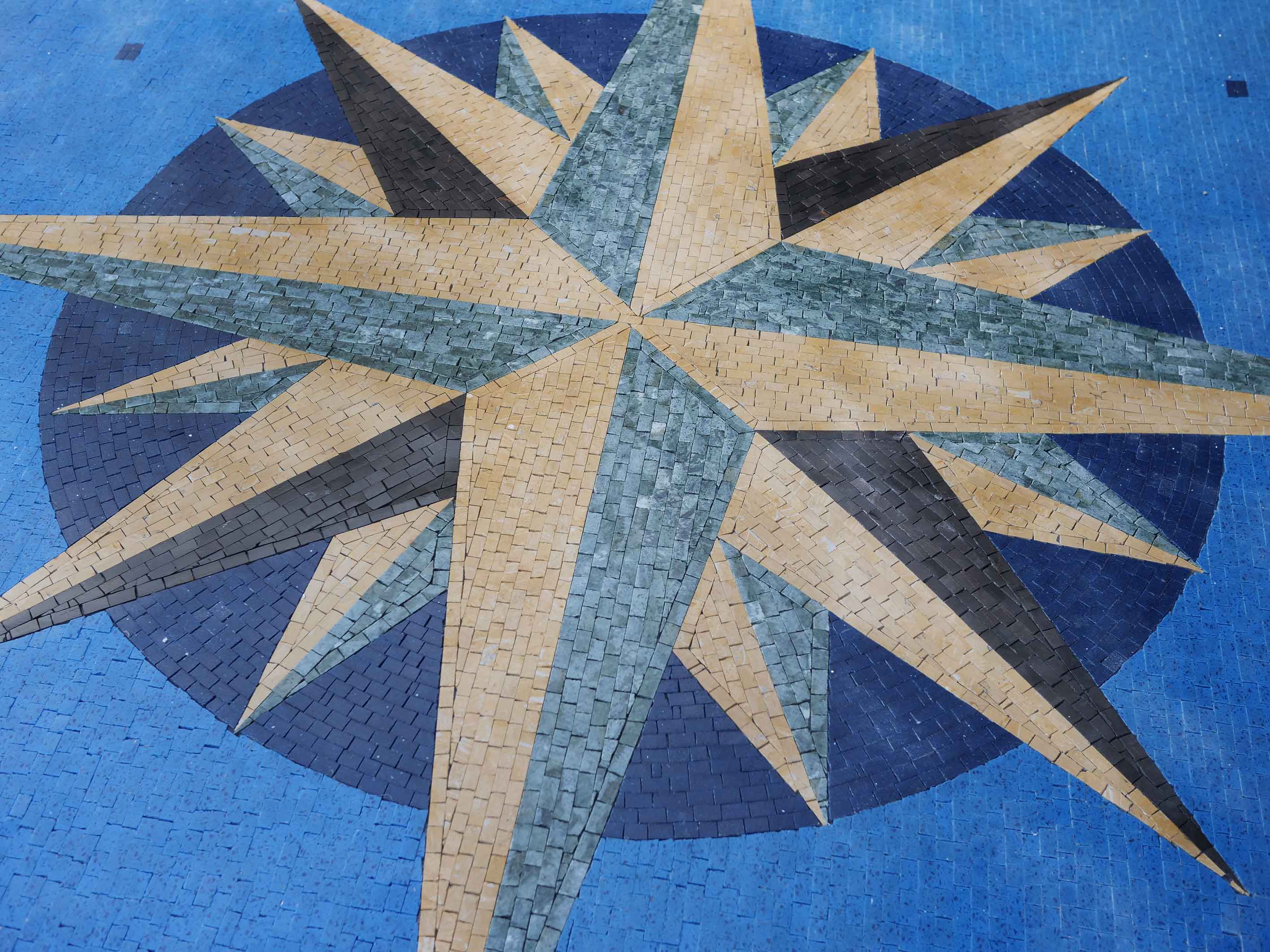 Roman Compass Rose Mosaic Artwork | Mozaico