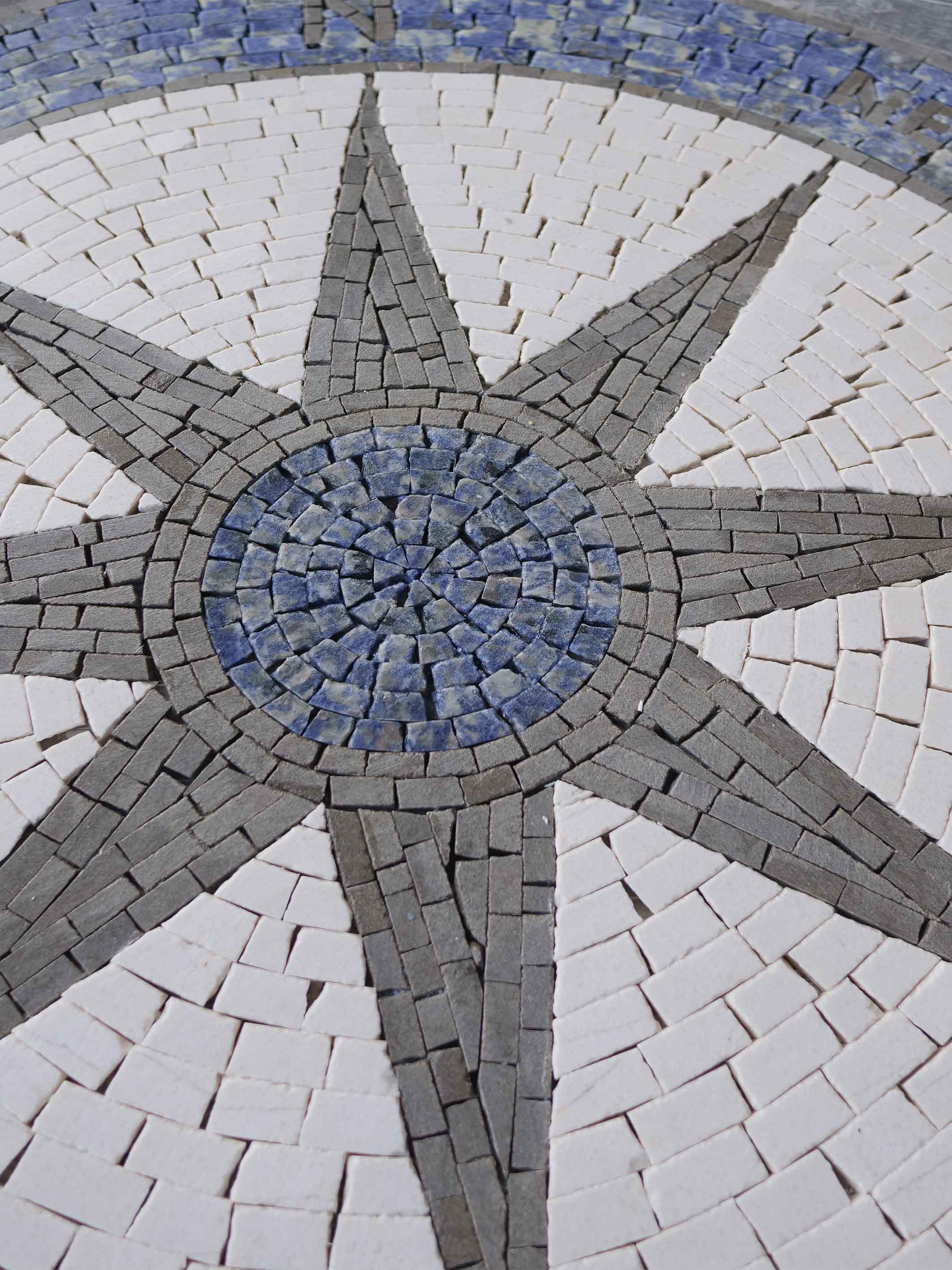 Ocean's Pearl Compass Medallion Mosaic Decor – Mozaico