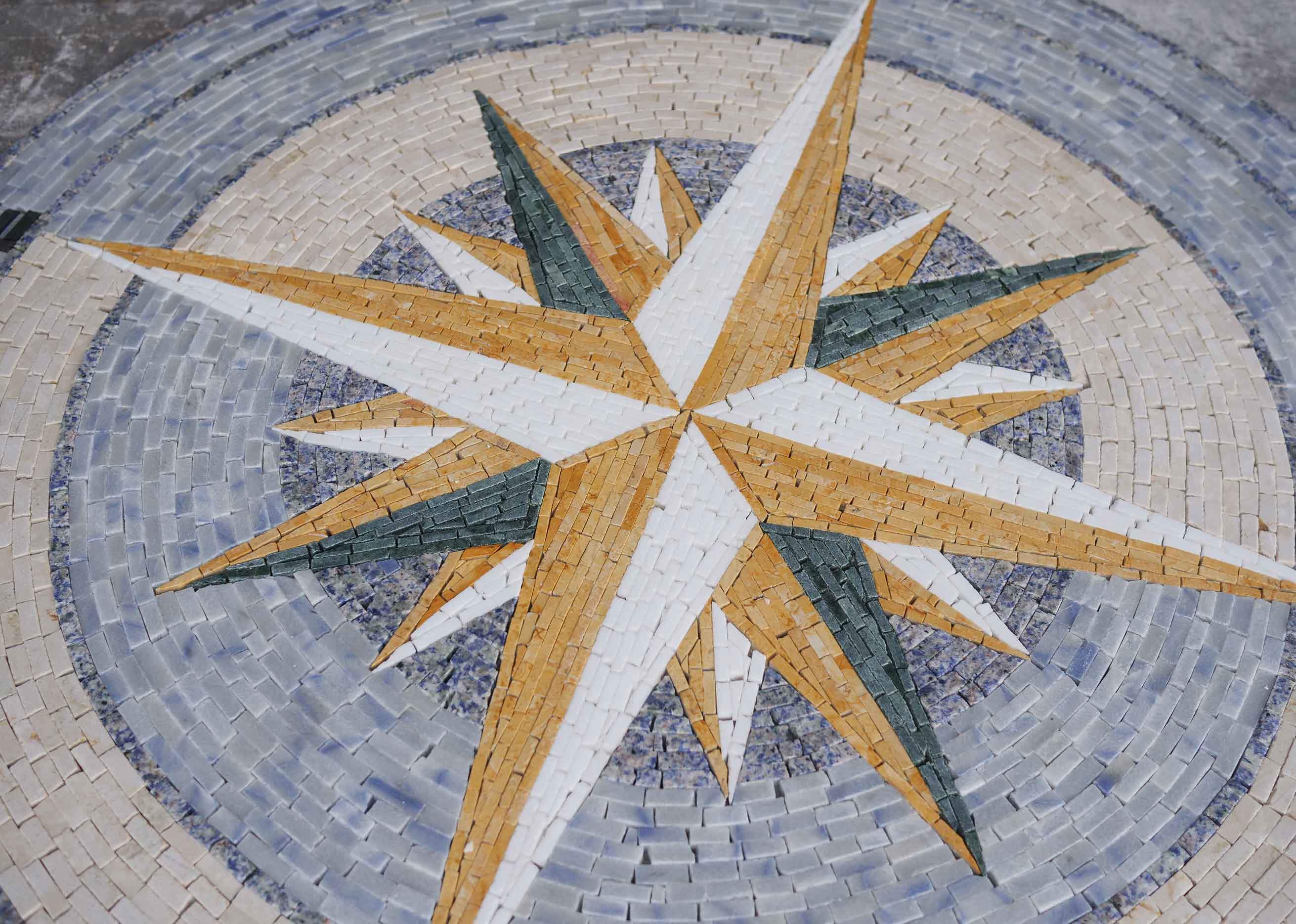 Meri Compass Mosaic Medallion - Mozaico Design