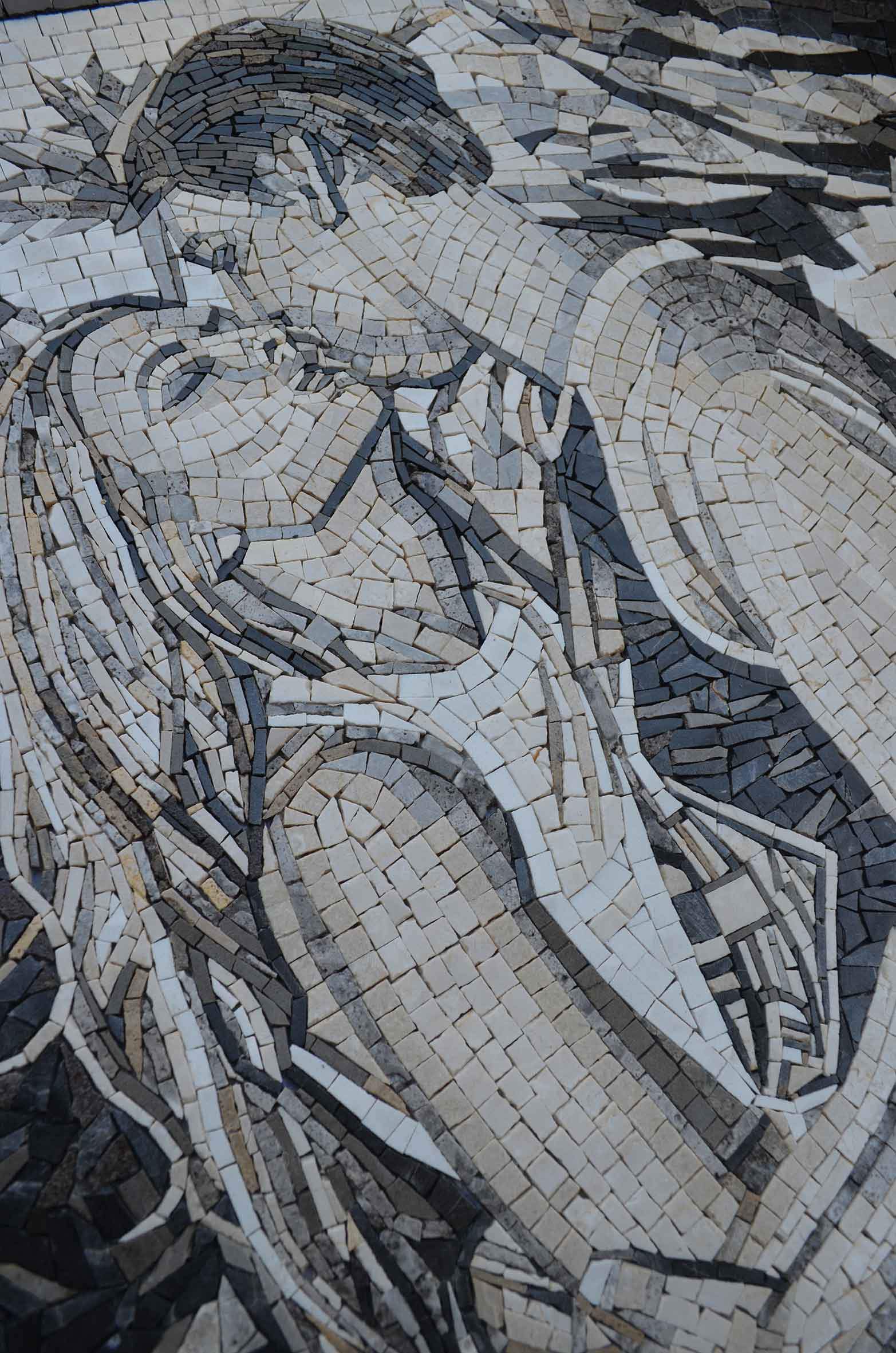 Romantic Kiss Mosaic Art for Couples – Mozaico